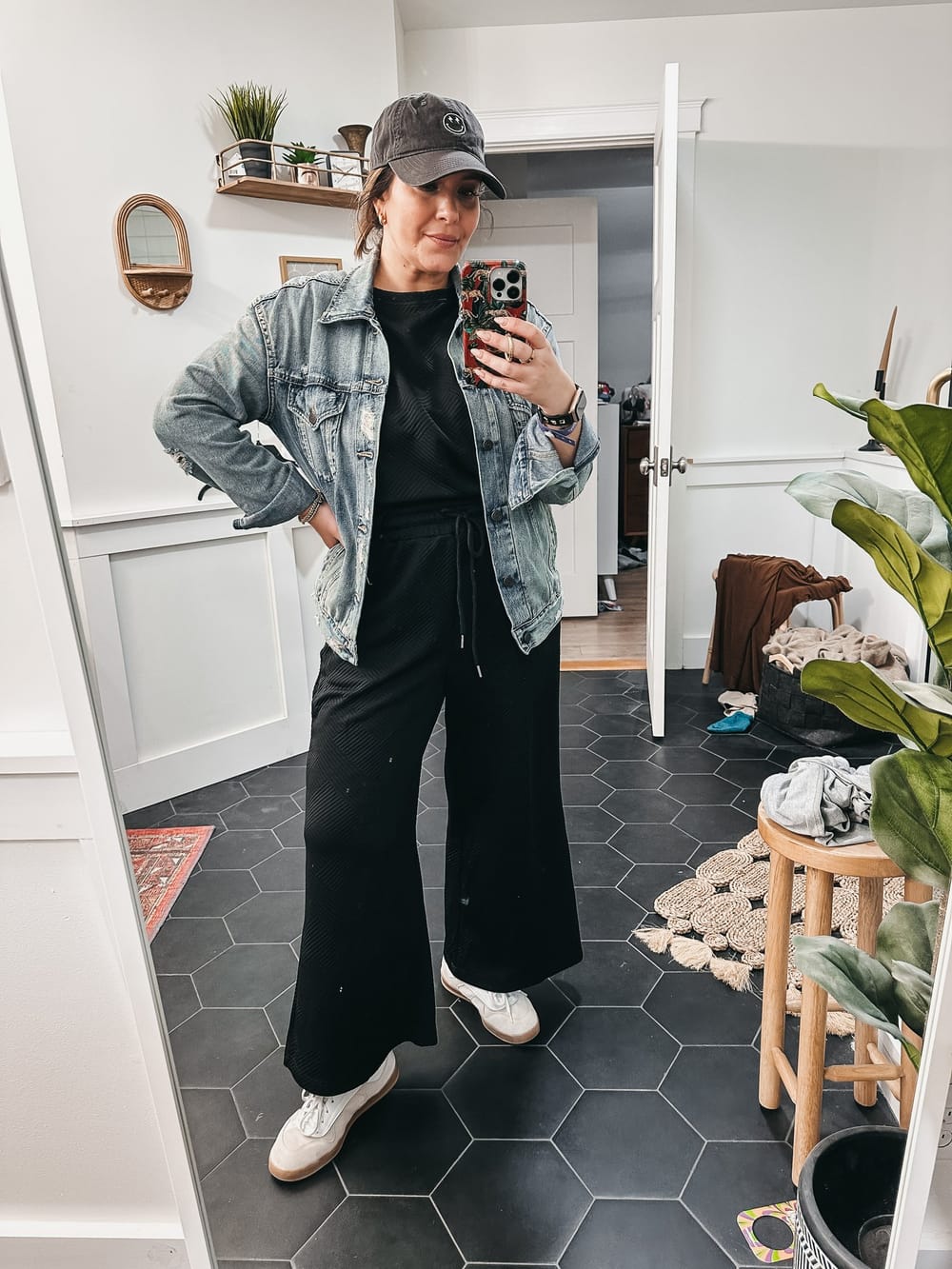 Embrace Your Curves: A Short Curvy Woman's Guide to Petite Fashion